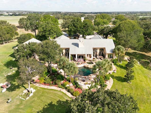 Farmhouse with pool