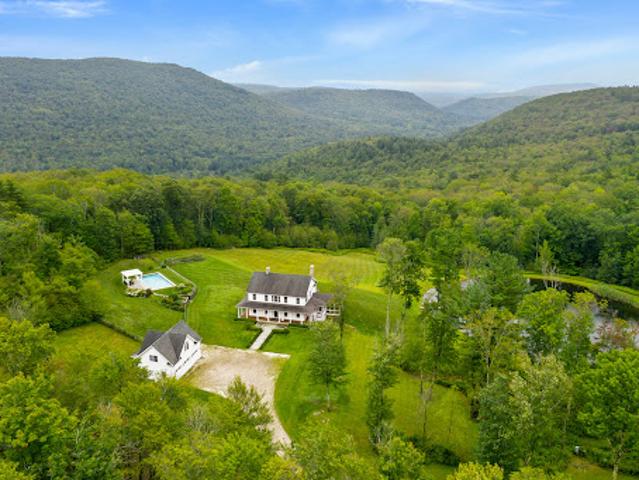 Farmhouse with pool