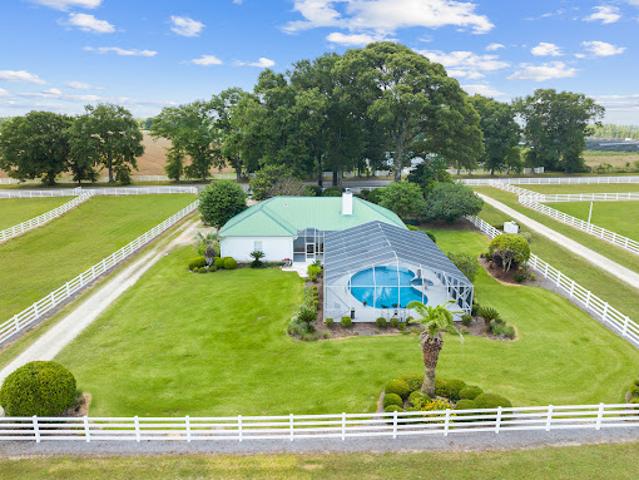 Farmhouse with pool