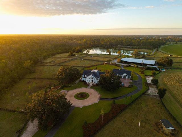 Farmhouse with pool