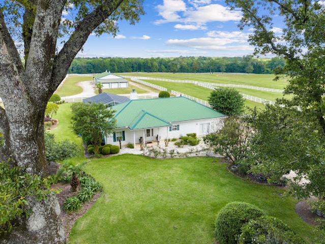 Farmhouse with pool