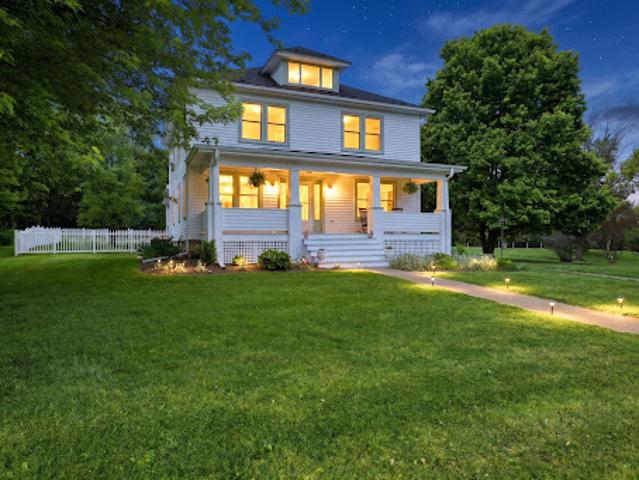 Farmhouse with pool