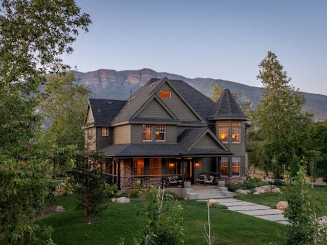 Farmhouse with pool