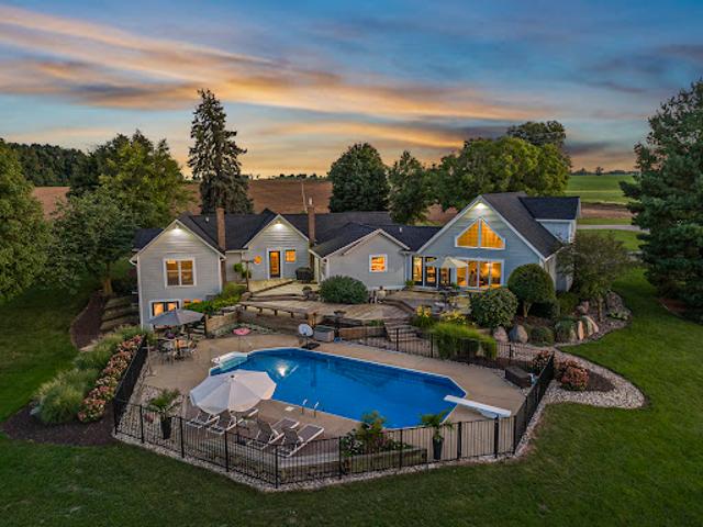 Farmhouse with pool