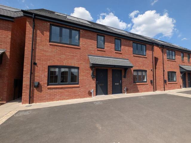 Farmstead Lane, Derby DE73 3 bed semi detached house to rent £1,420 pcm £328 pw