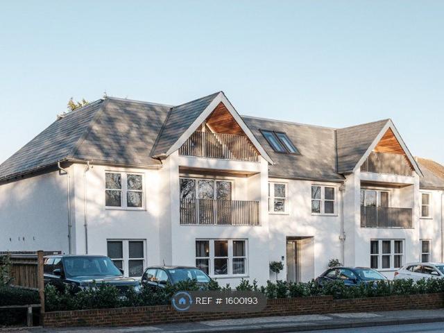 Farnborough Common, Orpington BR6, 1 bed flat to rent, £1,550 pcm | PrimeLocation