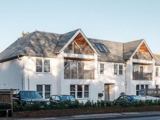 Farnborough Common, Orpington, BR6 1 bed flat to rent £1,550 pcm £358 pw