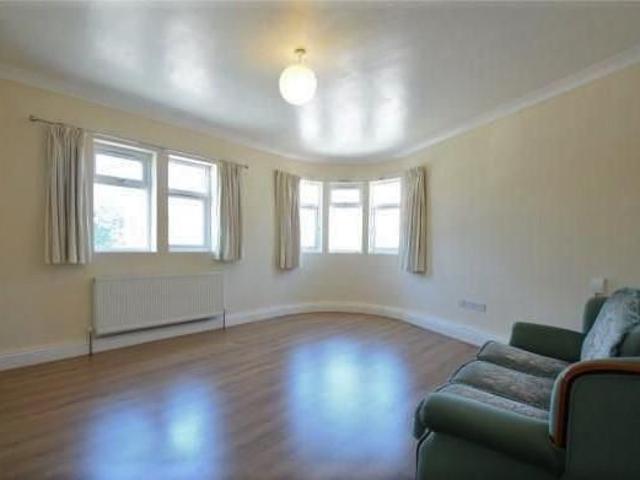 Farnborough Gate, Farnborough Road, Farnborough GU14, 4 bed flat to rent, £1,750 pcm | PrimeLocation