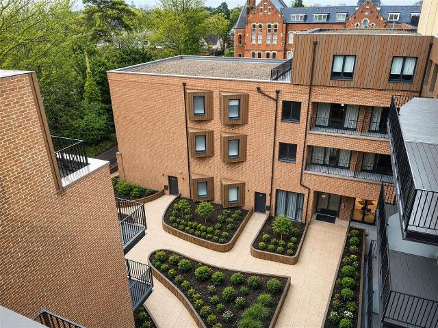 Farnborough Road, Farnborough GU14, 1 bed flat to rent, £1,500 pcm | PrimeLocation