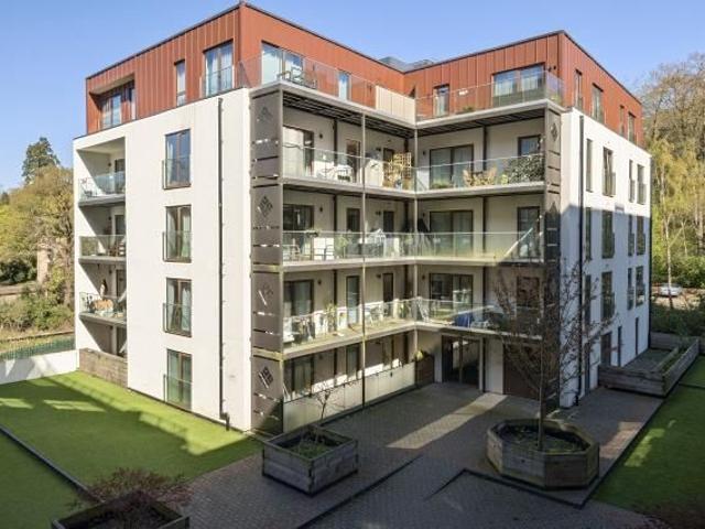 Farnborough Road, Farnborough GU14, 2 bed flat to rent, £1,565 pcm | PrimeLocation