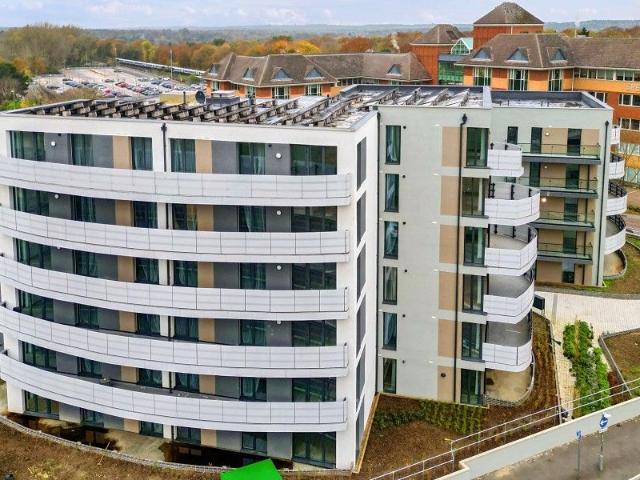 Farnborough Road, Farnborough GU14, 2 bed flat to rent, £1,600 pcm | PrimeLocation