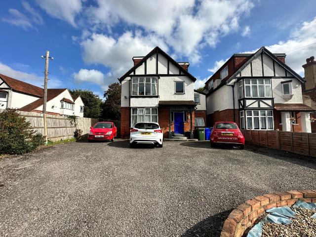 Farnborough Road, Farnborough GU14, Room to rent, £675 pcm | PrimeLocation