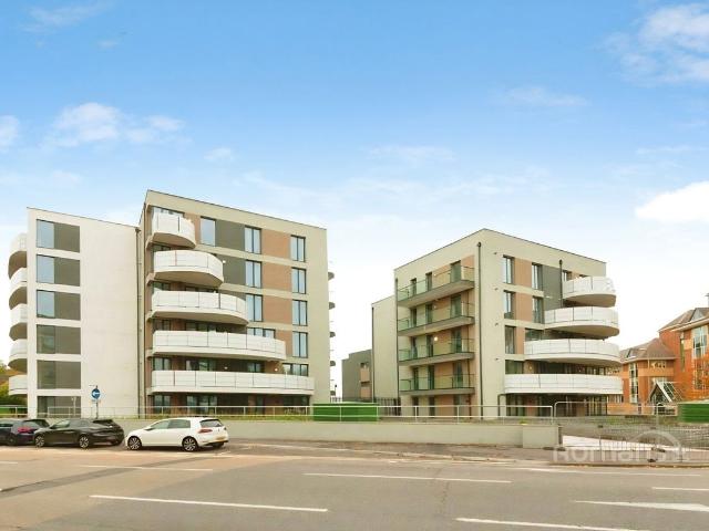 Farnborough Road, Farnborough, Hampshire GU14, 1 bed flat to rent, £1,350 pcm | PrimeLocation