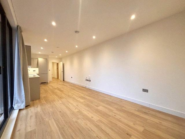 Farnborough Road, Farnborough, Hampshire, GU14