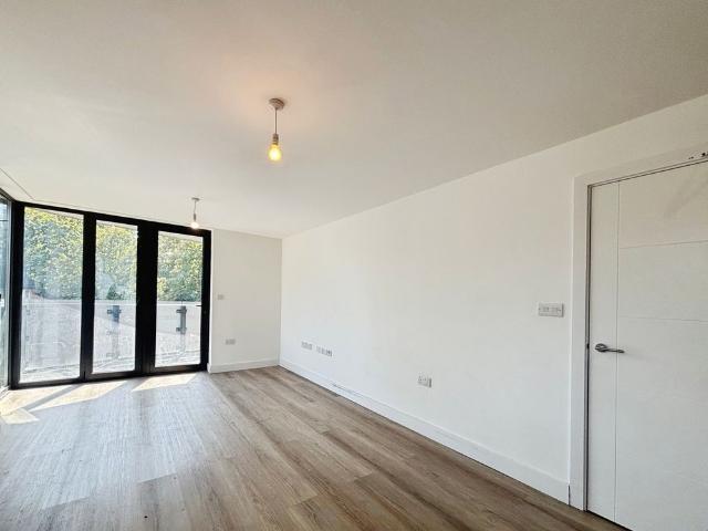 Farnborough Road, Farnborough, Hampshire, GU14