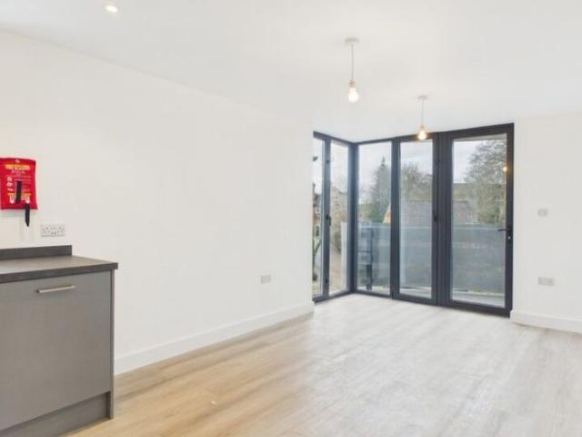 Farnborough Road, Farnborough, Hampshire, GU14