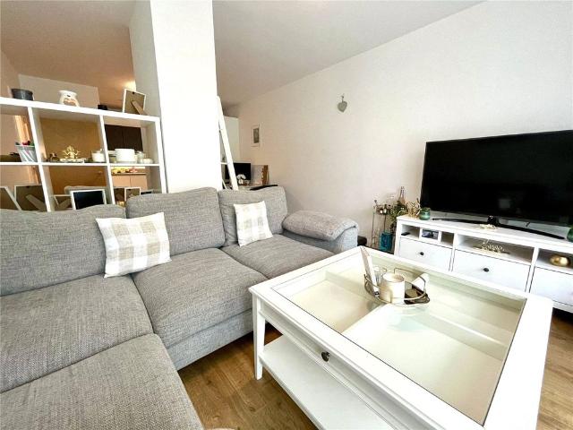 Farnborough Road, Farnborough, Hampshire, GU14