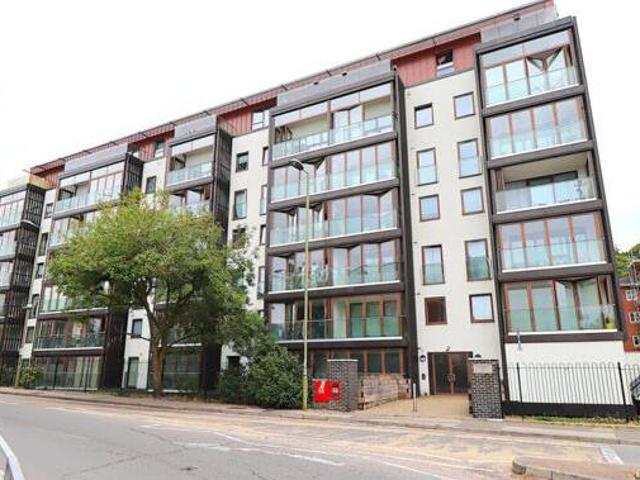 Farnborough Road, Farnborough, 1 Bedroom Apartment
