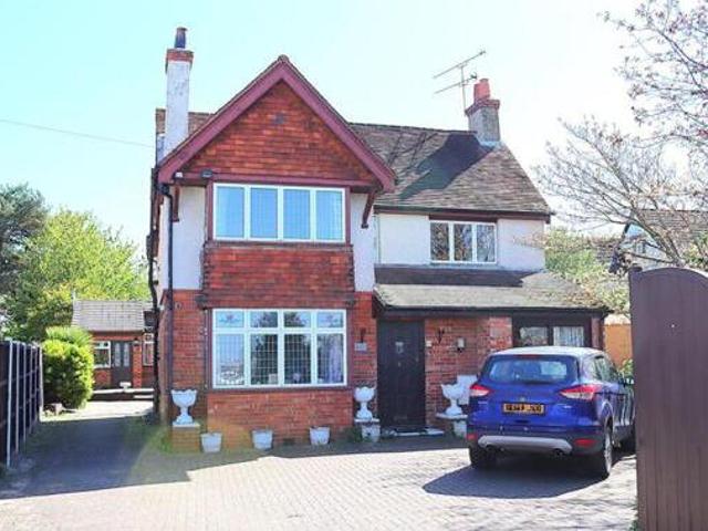 Farnborough Road, Farnborough, 4 Bedroom Detached