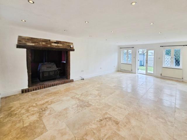 Farnborough Road, Farnham GU9, 4 bed detached house to rent, £2,500 pcm | PrimeLocation