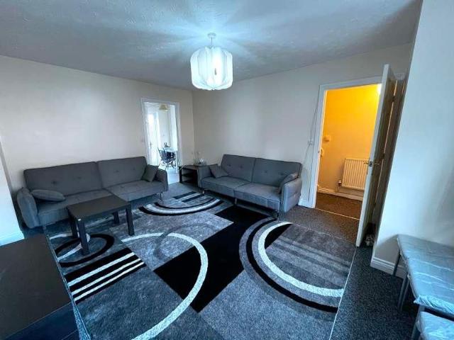 Farndale Close, Leicester, LE2