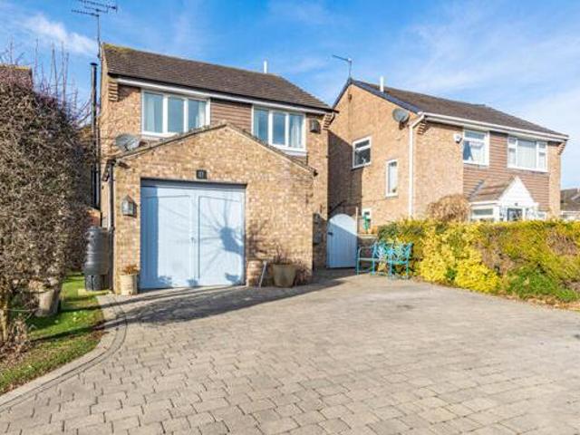 Farnham Croft, Leeds, 4 Bedroom Detached