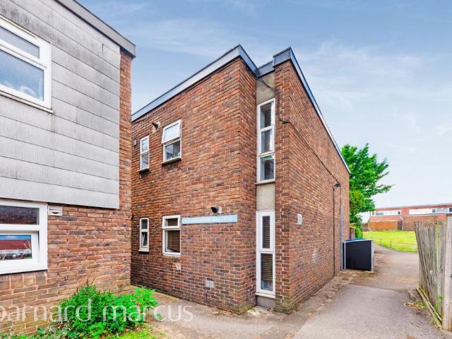 Farnham Gardens, LONDON 2 bed flat to rent £2,100 pcm £485 pw