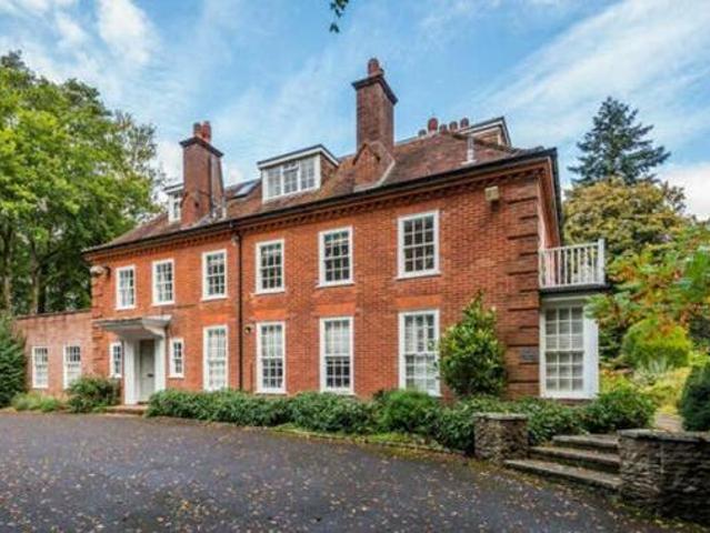 Farnham Lane, Thursley House Farnham Lane, 2 Bedroom Duplex
