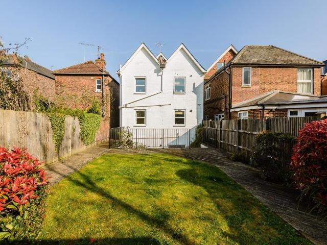Farnham Road, Guildford GU2, 1 bed flat to rent, £1,200 pcm | PrimeLocation