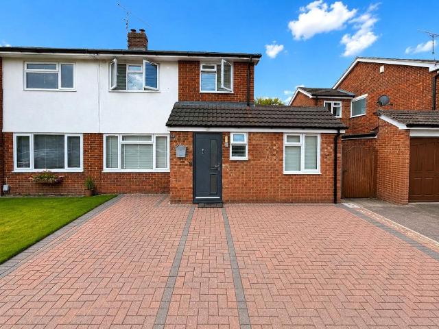 Farnham Road, Fleet, Hampshire GU51, 4 bed semi detached house to rent, £2,500 pcm | PrimeLocation