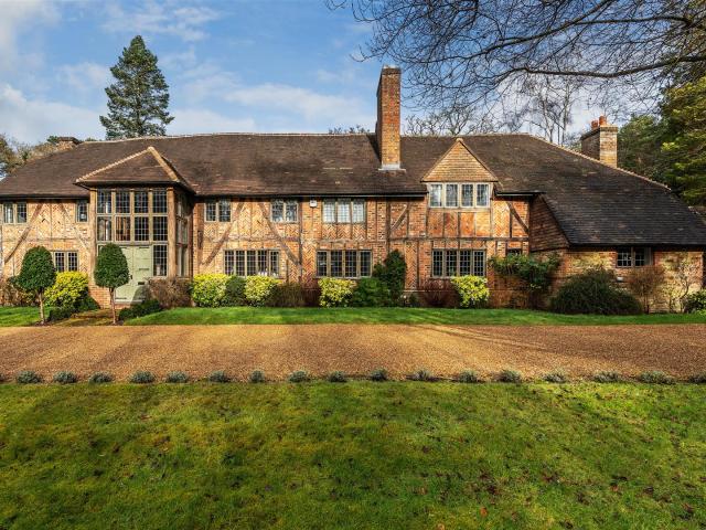 Farnham Road, Tilford