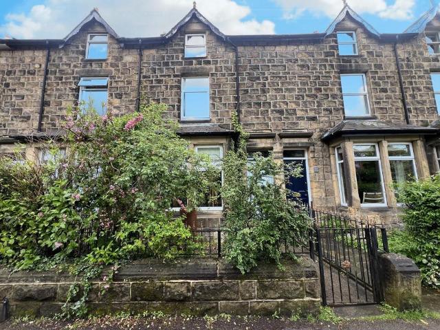 Farnley Lane, Otley, Leeds, LS21 3 bed terraced house to rent £1,475 pcm £340 pw