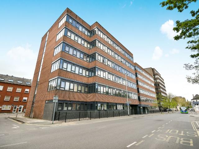 Farnsby Street, Swindon SN1, 1 bed flat to rent, £850 pcm | PrimeLocation