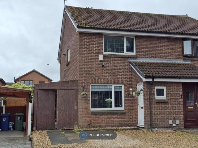 Farringdon Drive, Manchester M26, 2 bed semi detached house to rent, £1,100 pcm | PrimeLocation