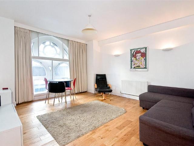 Farringdon Road, EC1M 2 bed apartment to rent £3,700 pcm £854 pw