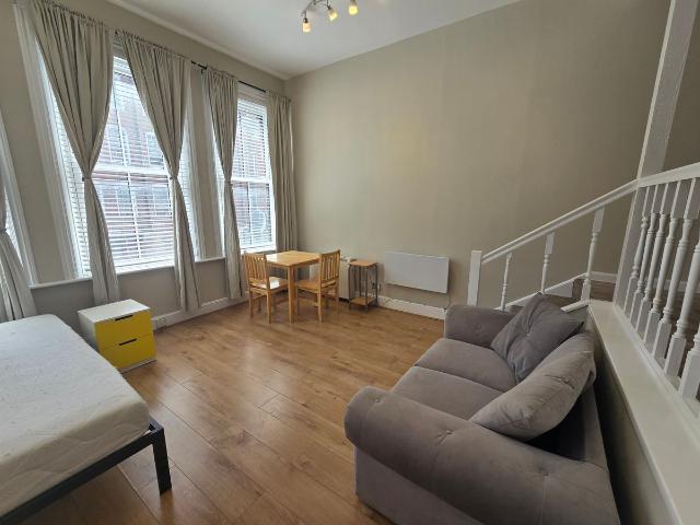 Farringdon Road, Kings Cross EC1R, Studio to rent, £1,900 pcm | PrimeLocation