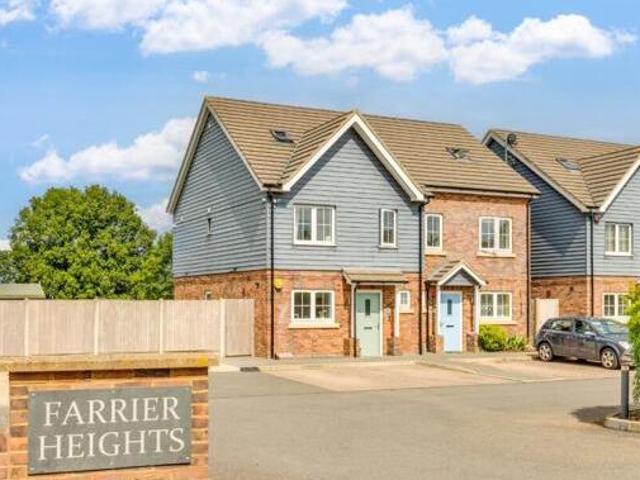 Farrier Heights, Langley, 4 Bedroom Semi detached