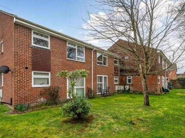Farriers Close, Billingshurst, 2 Bedroom Flat