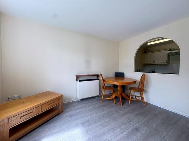 Farriers Close, Swindon, SN1 2 bed apartment to rent £1,000 pcm £231 pw