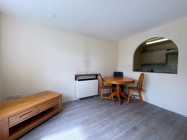 Farriers Close, Swindon SN1, 2 bed property to rent, £1,000 pcm | PrimeLocation