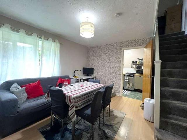 Farrow Close, Luton, LU3