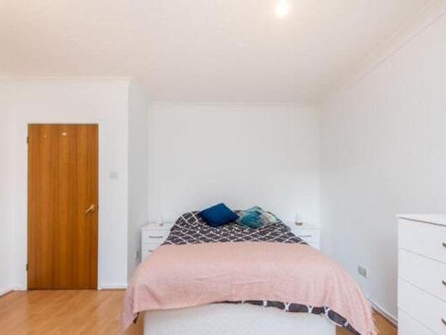Farrow Lane, London, 2 Bedroom Flat