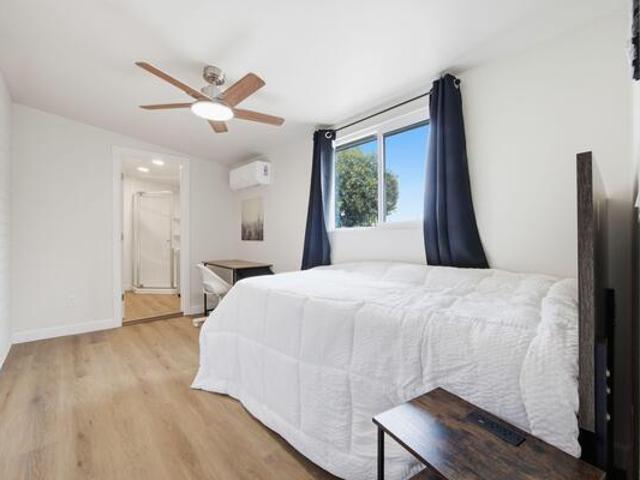 FAST, Free Wi Fi! Professional cleaning twice a month! Two large fridge/freezer!Parking! Double washer/dryer! just remodeled!