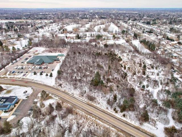 Fashion Square Blvd, Saginaw, MI 48603
