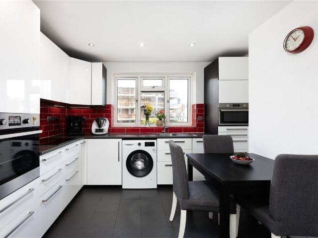 Fauconberg Road, London W4, 2 bed flat to rent, £2,150 pcm | PrimeLocation