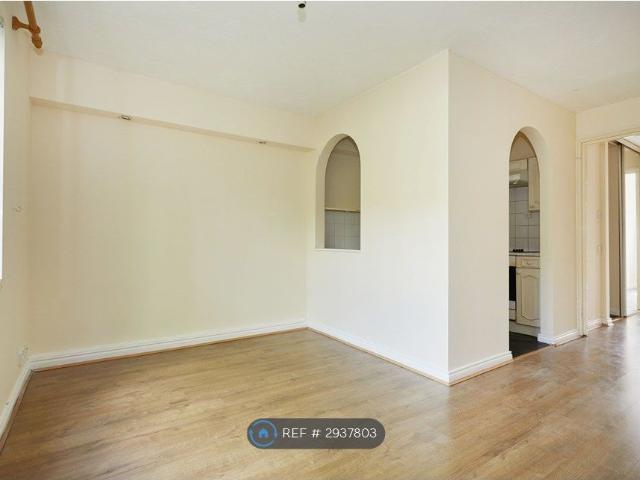 Faulkner Close, Dagenham RM8, 1 bed flat to rent, £1,400 pcm | PrimeLocation