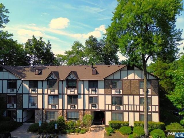Faulkner Ct, Mahwah, Condo For Sale