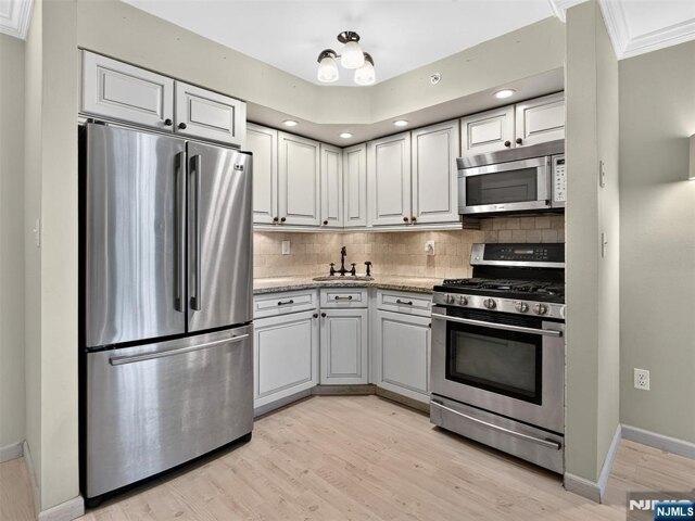 Faulkner Ct, Mahwah, Condo For Sale