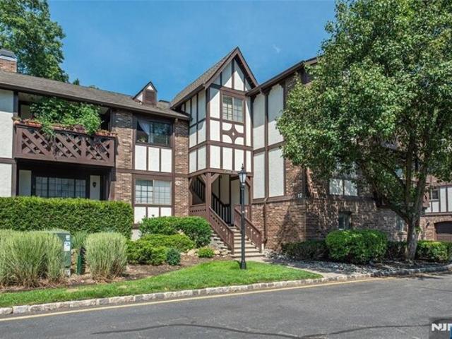 Faulkner Ct, Mahwah, Condo For Sale