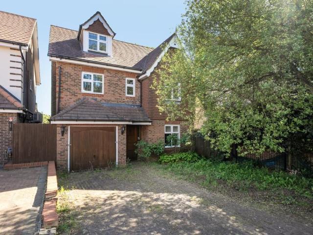 Fauna Close, Stanmore HA7, 5 bed detached house to rent, £3,750 pcm | PrimeLocation